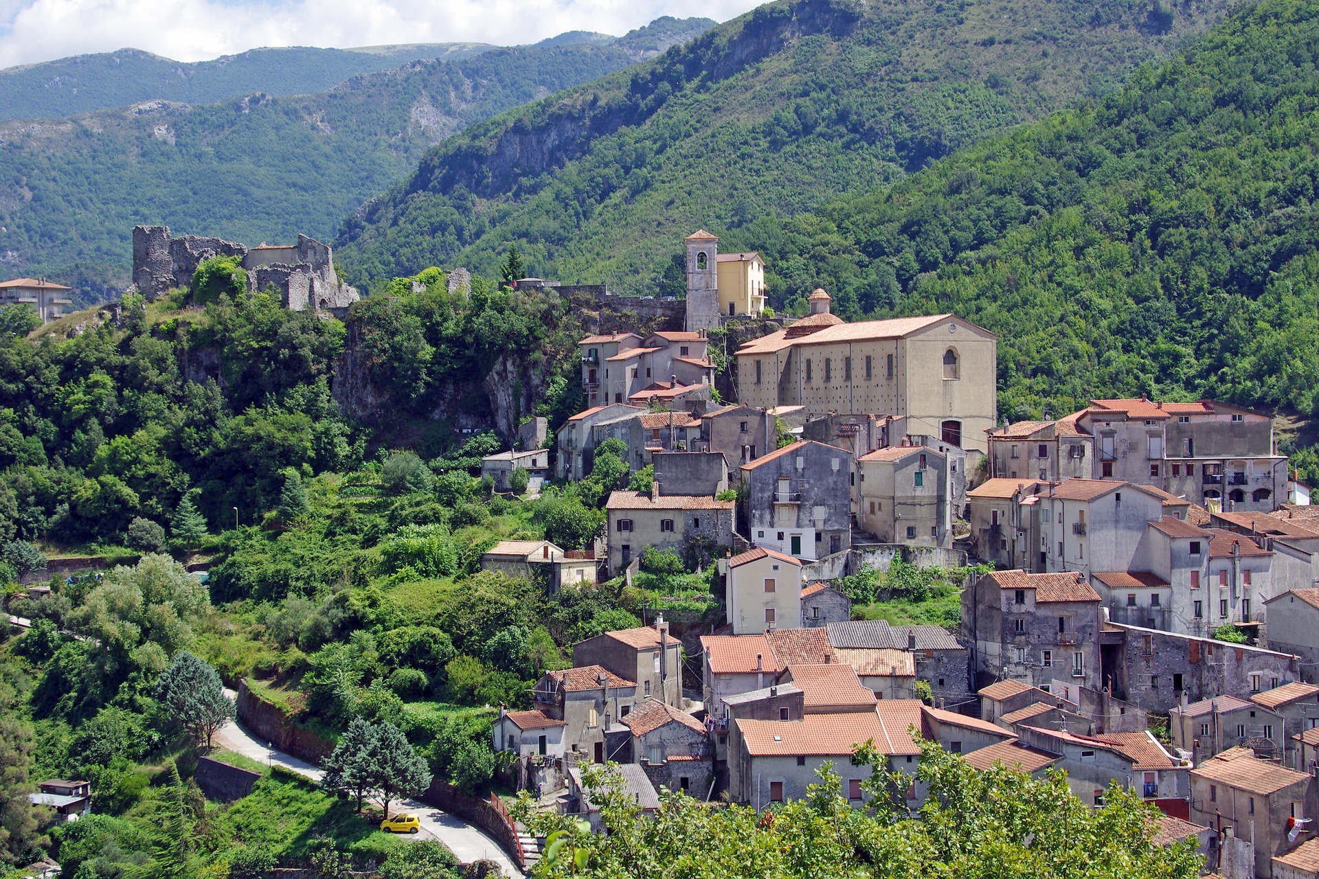 Roscioli Italian Wine Club | Our Winemakers | Calabria